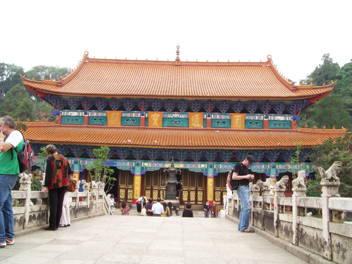 Yuantong Si Temple Kunming: Largest Buddhist Temple in Yunnan China